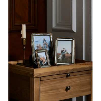 Picture frames: glass & wooden pictures frames | LivingStyles